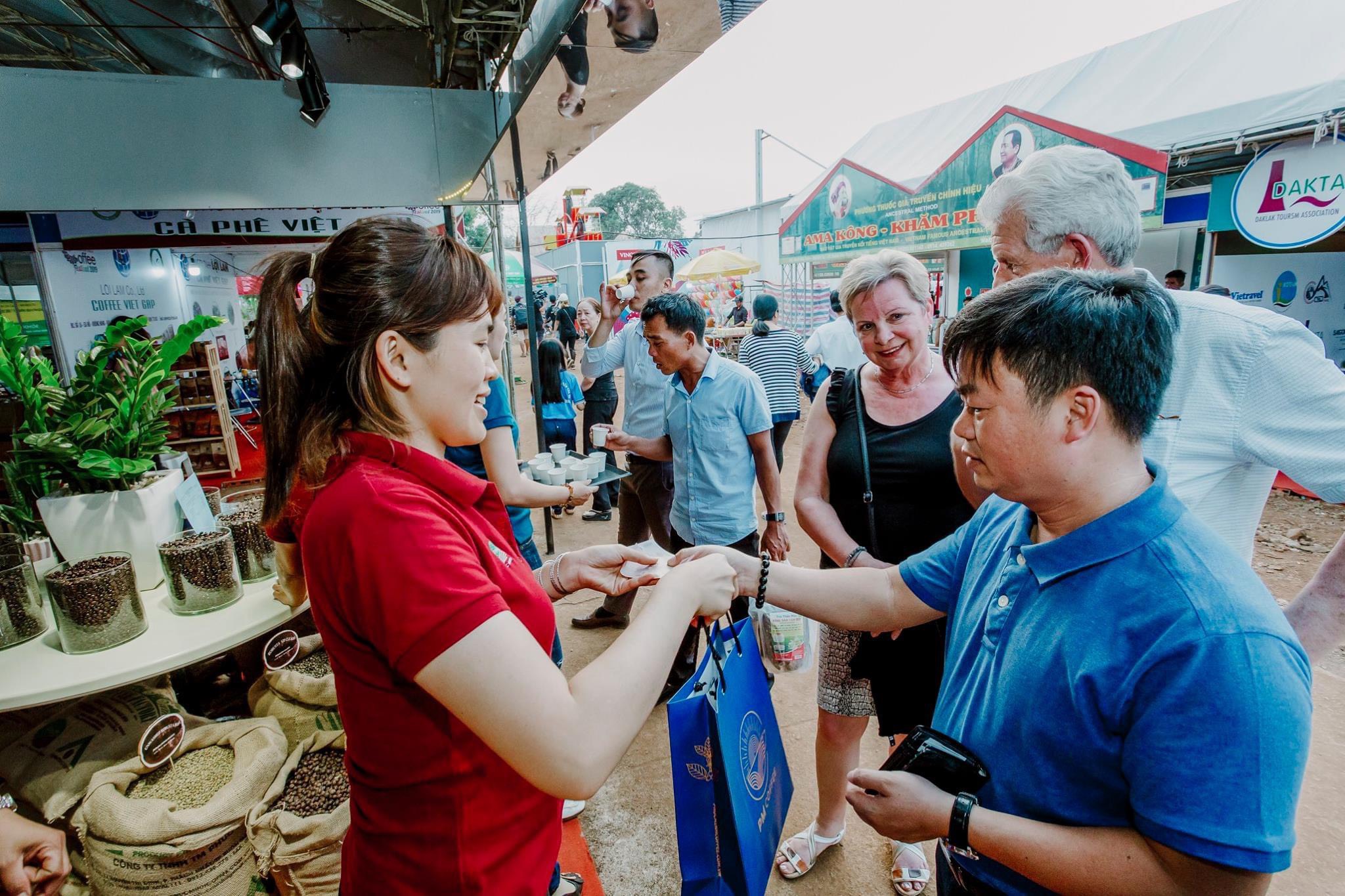 Hoạt động của PM Coffee - Cà Phê PM